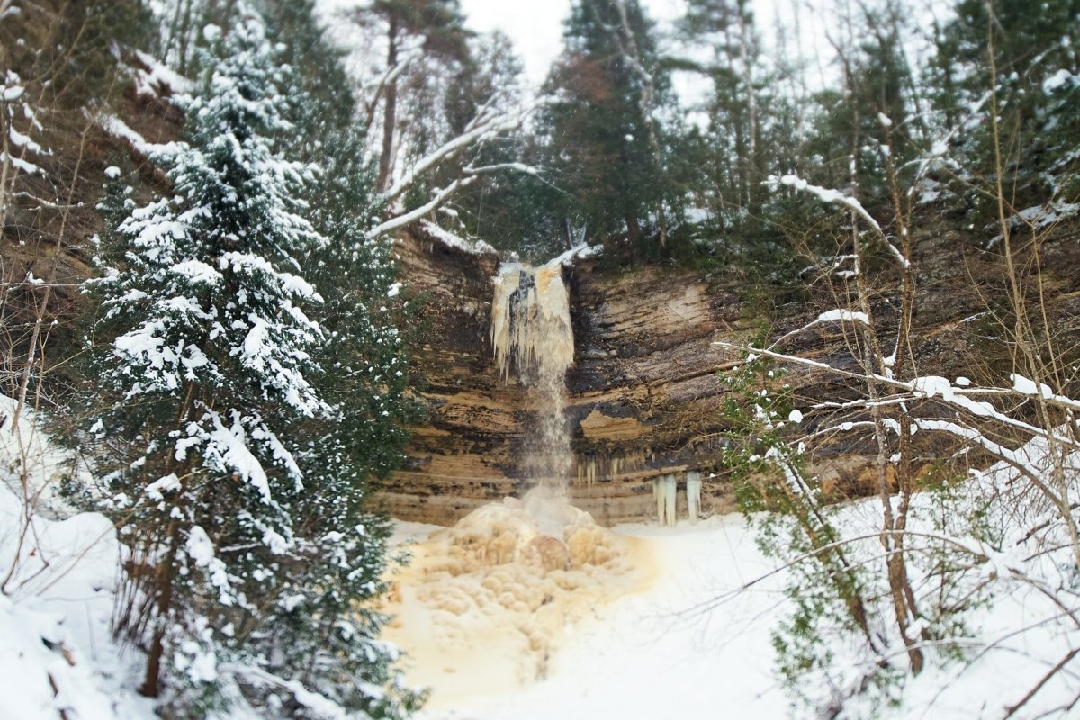 Top 5 Family-Friendly Winter Activities in Munising - Munising Visitor ...
