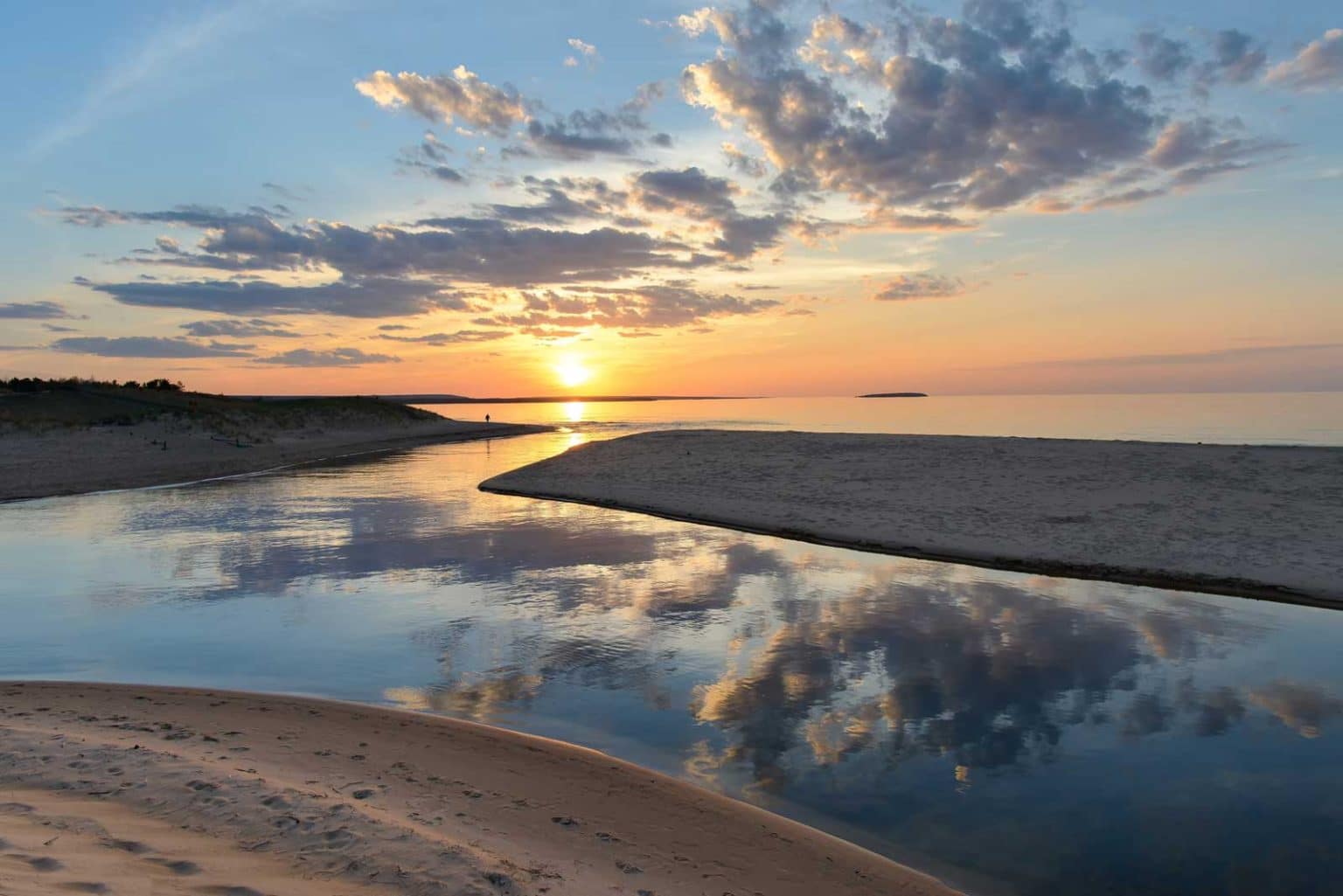 AuTrain Beach - Munising Visitor's Bureau