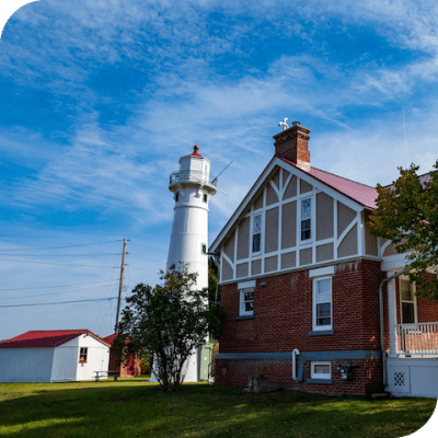 Munising Visitor's Bureau - Lighthouses in Munising