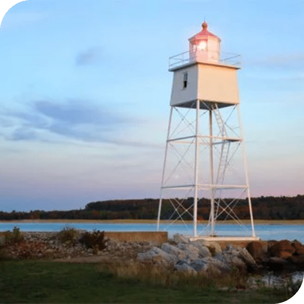 Munising Visitor's Bureau - Lighthouses in Munising