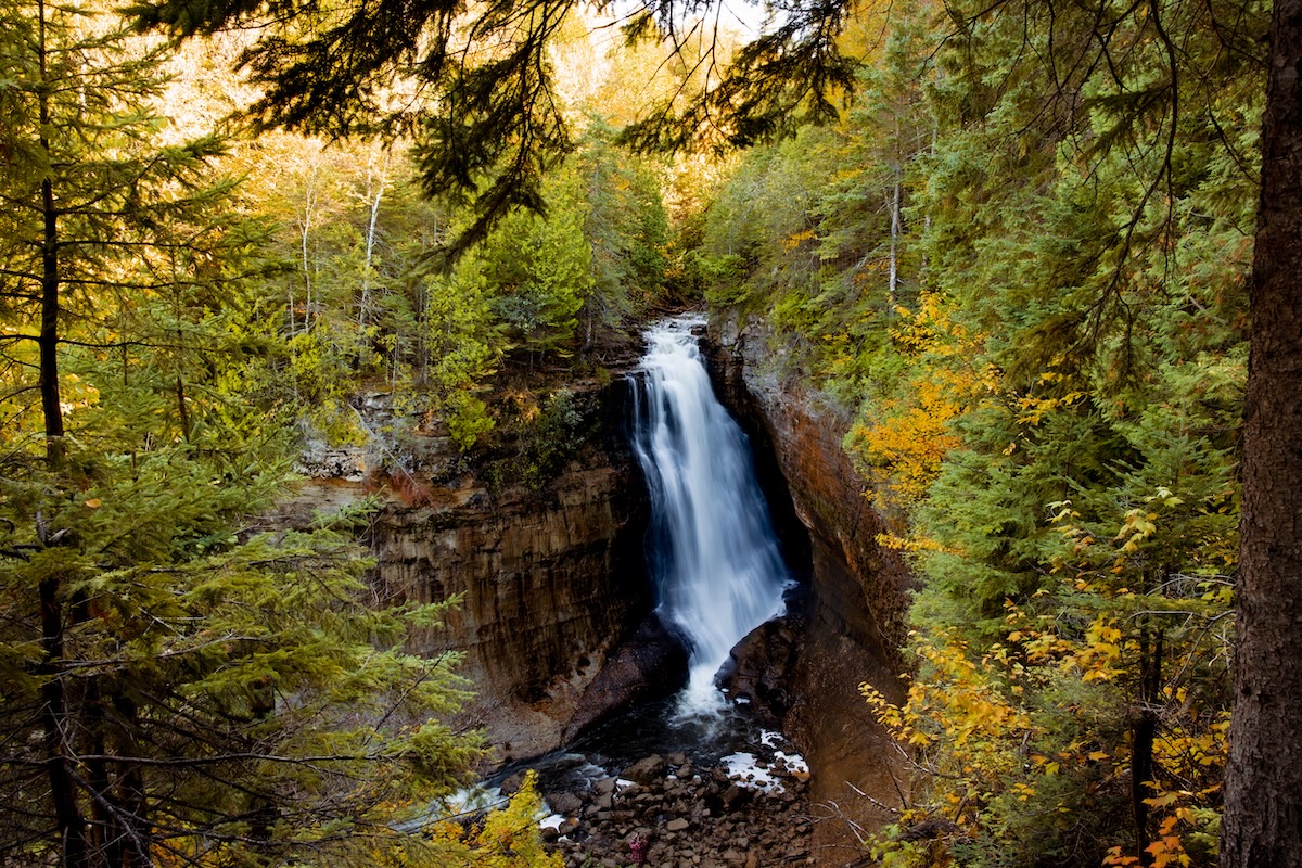 Miners Falls Trail - 1.2 mile round trip - Munising Visitor's Bureau